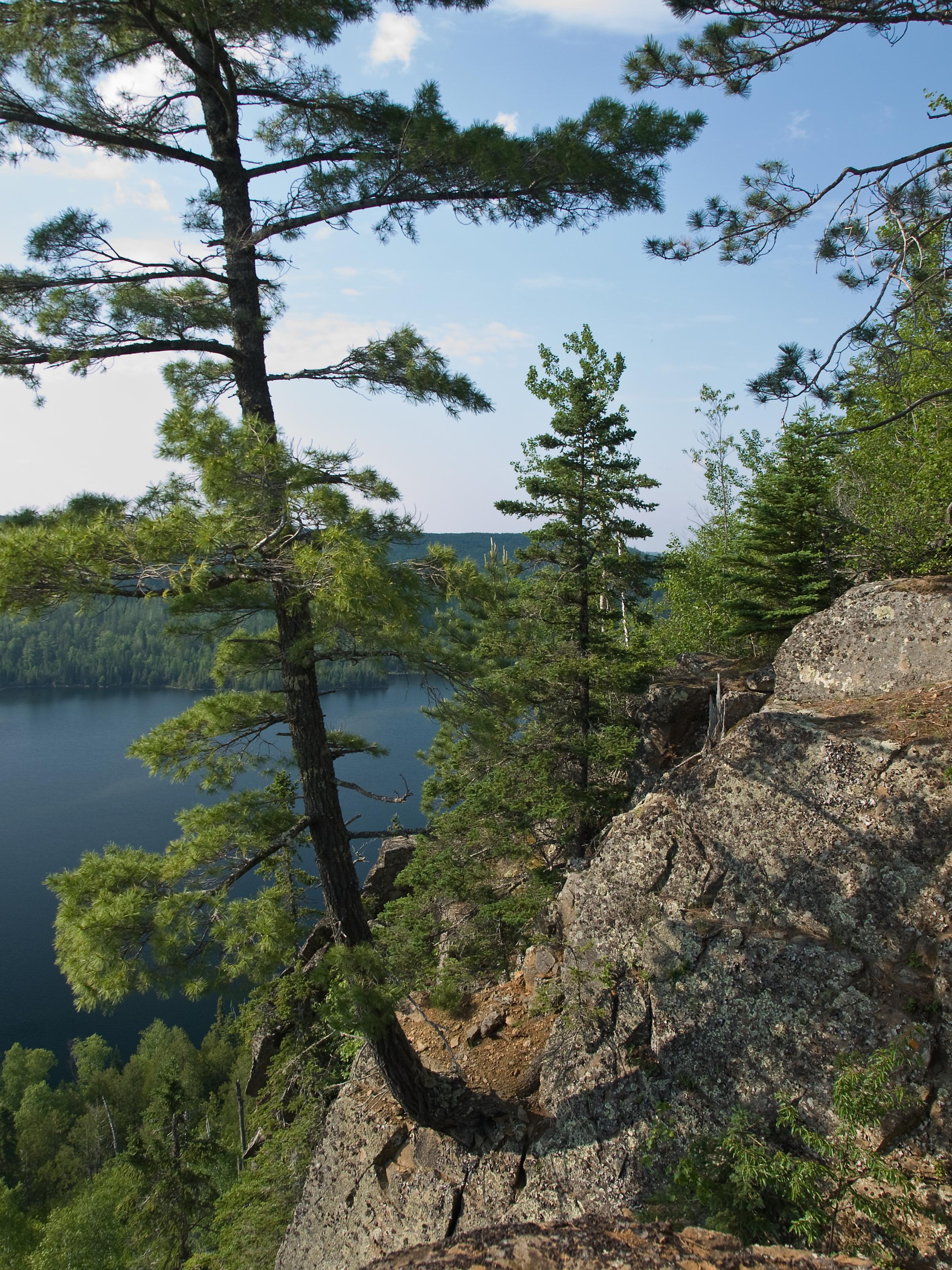 BWCA Rocks-cliffs-boulders pictures Boundary Waters Listening Point ...